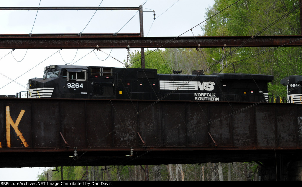 NS C40-9W 9264 takes slot three on 14G